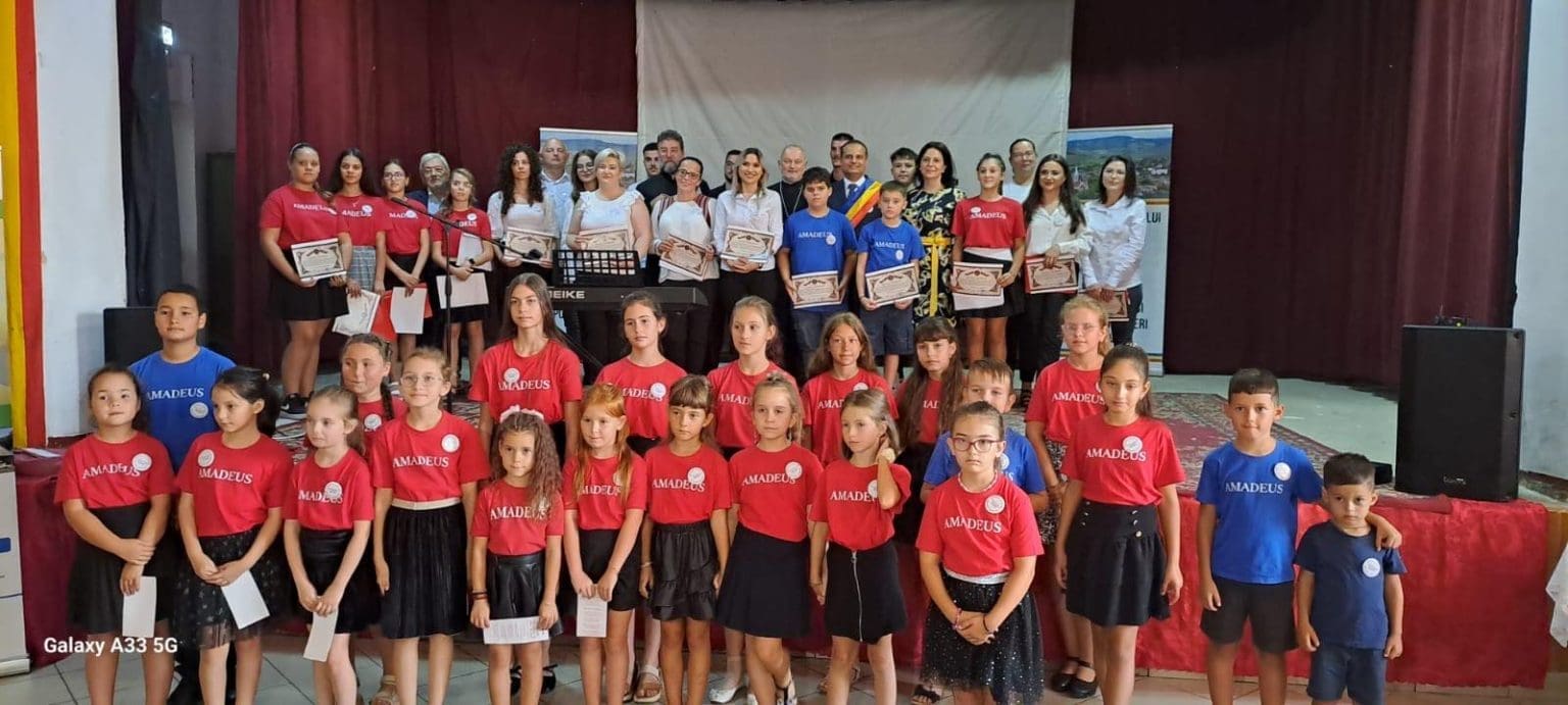 Corul „Amadeus” felicitat de primarul Valer Botezan - Stiri din Mures ...